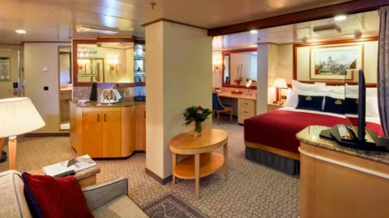 My Kind of Cruise | Queen Elizabeth | Cunard | Cabins | suite ...